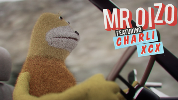 Mr. Oizo: torna il pupazzo Flat Eric (con Charli XCX) - PopSoap